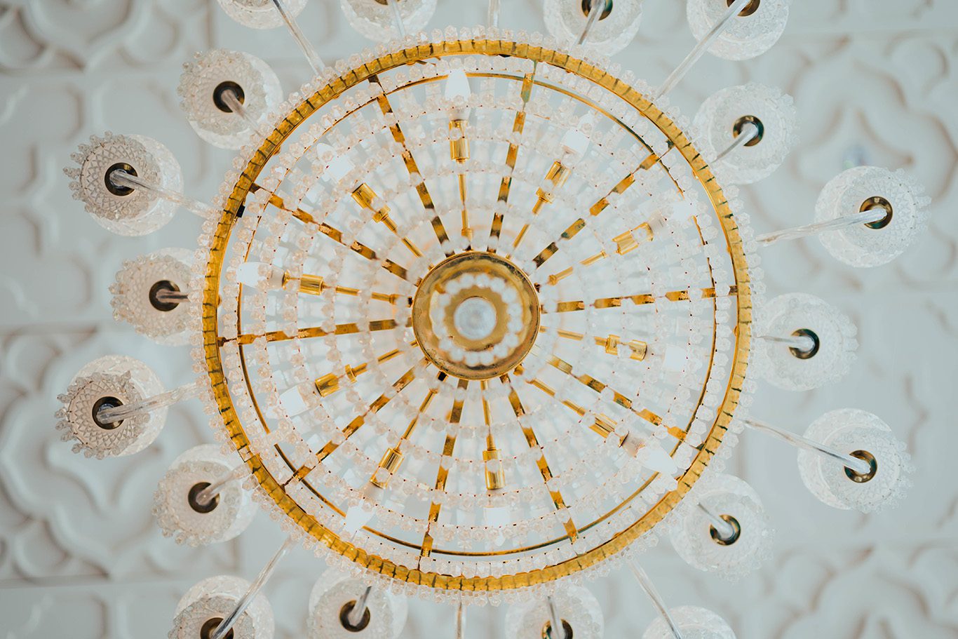 Keeping Your Chandelier Sparkling - A Lamp and Fixture Corp